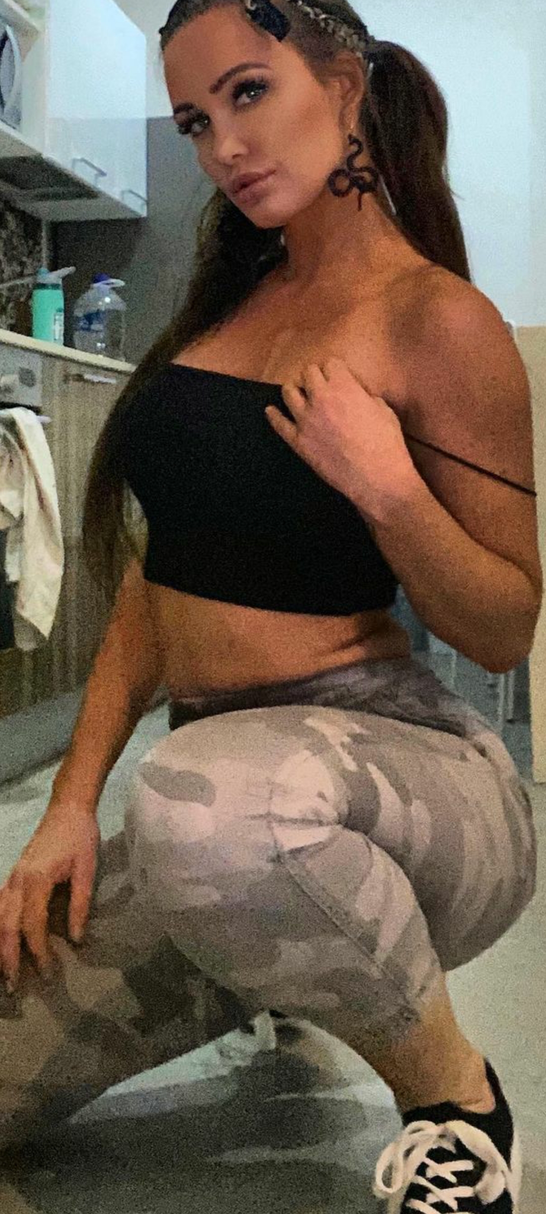 Ashley Mitchell | Scrolller