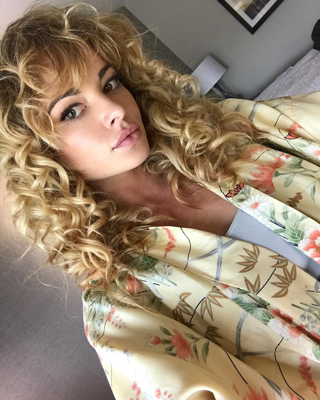 Ashley Rickards | Scrolller