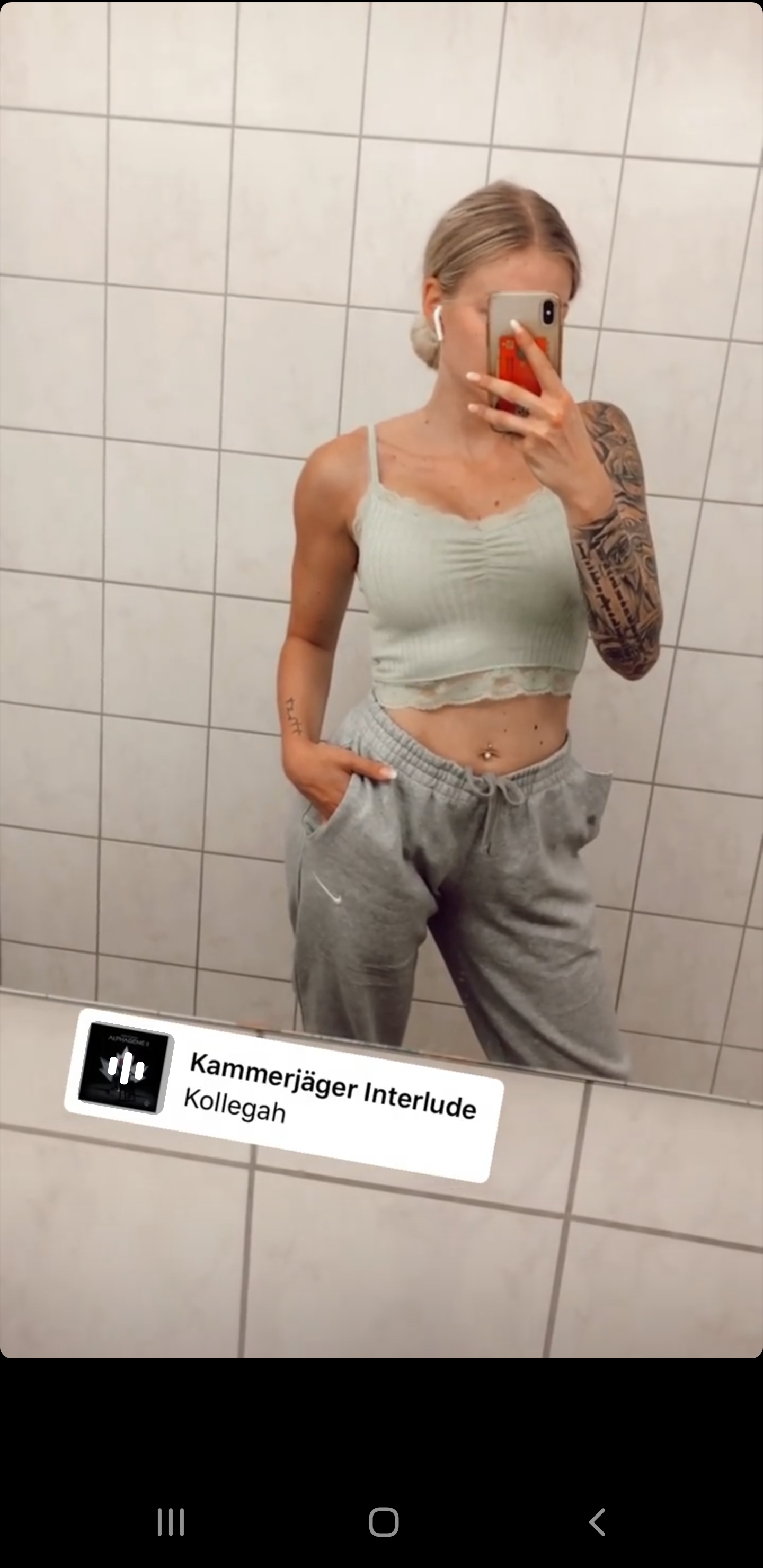 Aus Story | Scrolller