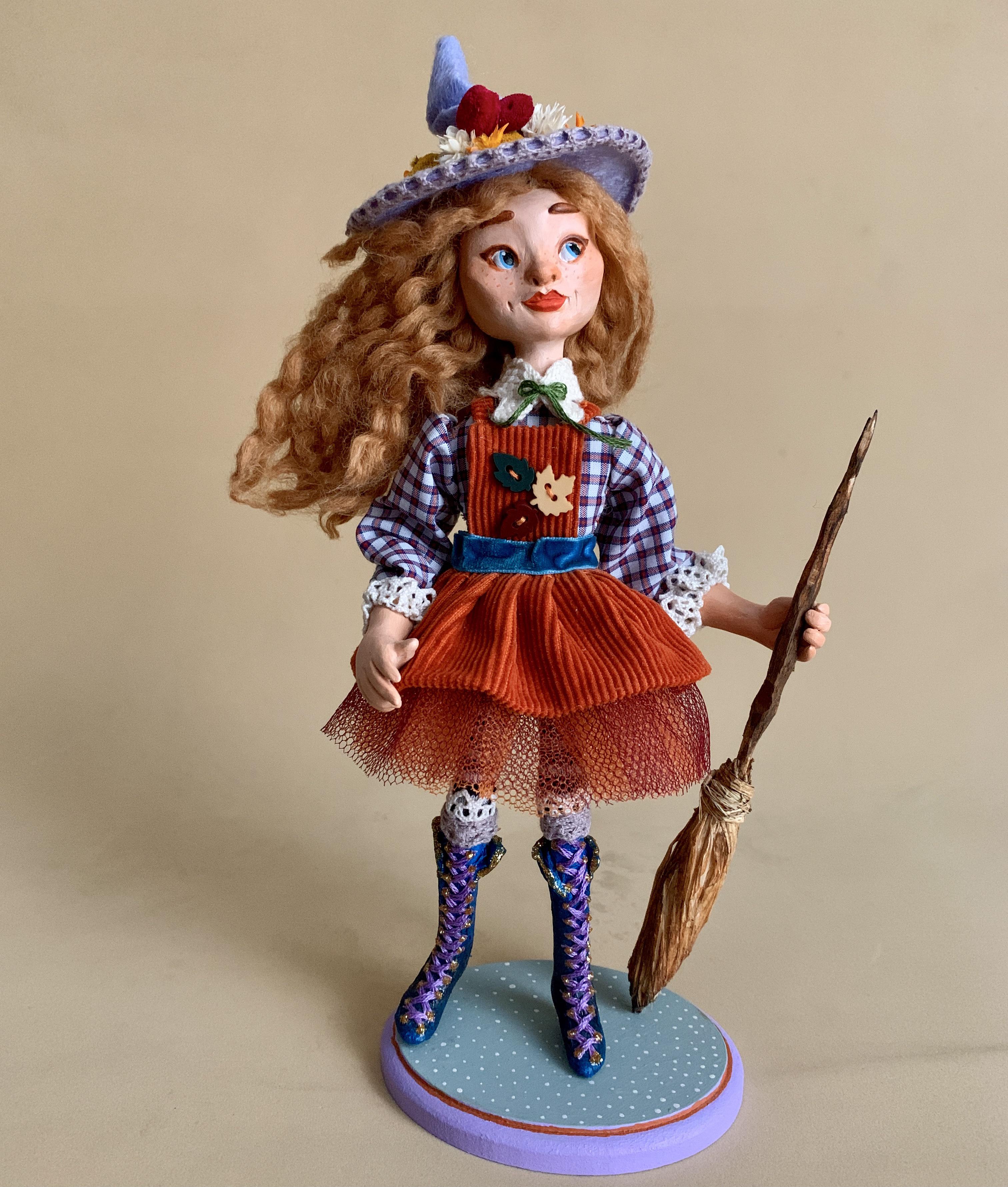 Autumn Witch figurine for Halloween | Scrolller