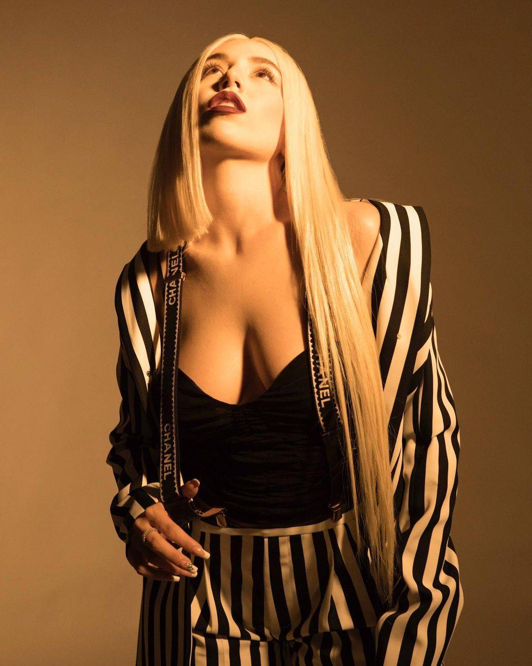 Ava Max | Scrolller