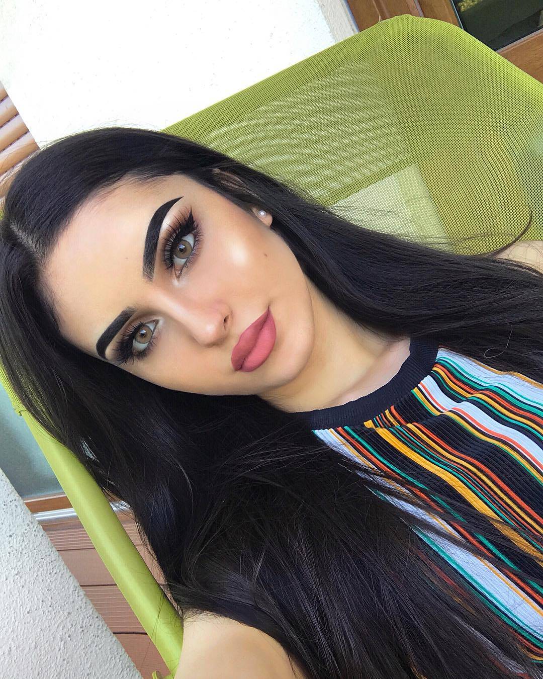 Aylim Elma - Model 😍💚 | Scrolller