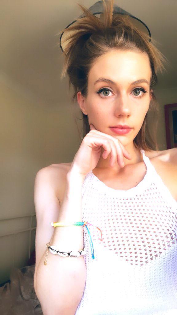 Back on OnlyFans and FREE for a limited time only 💜 @onlyfansec | Scrolller