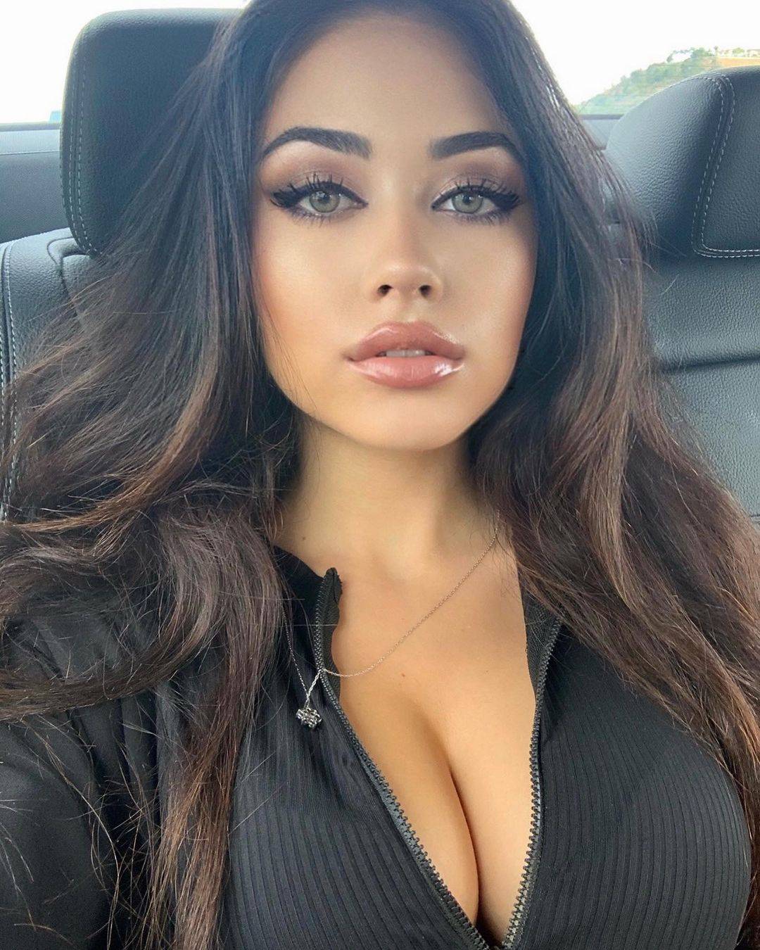 Back seat beauty | Scrolller