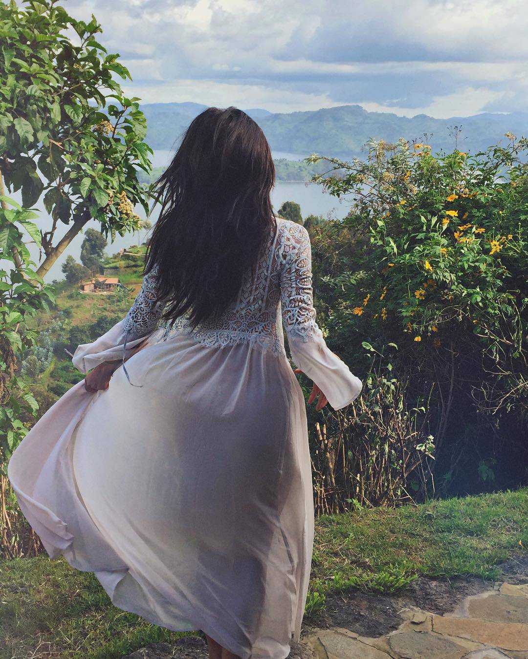 Backside in a dress | Scrolller