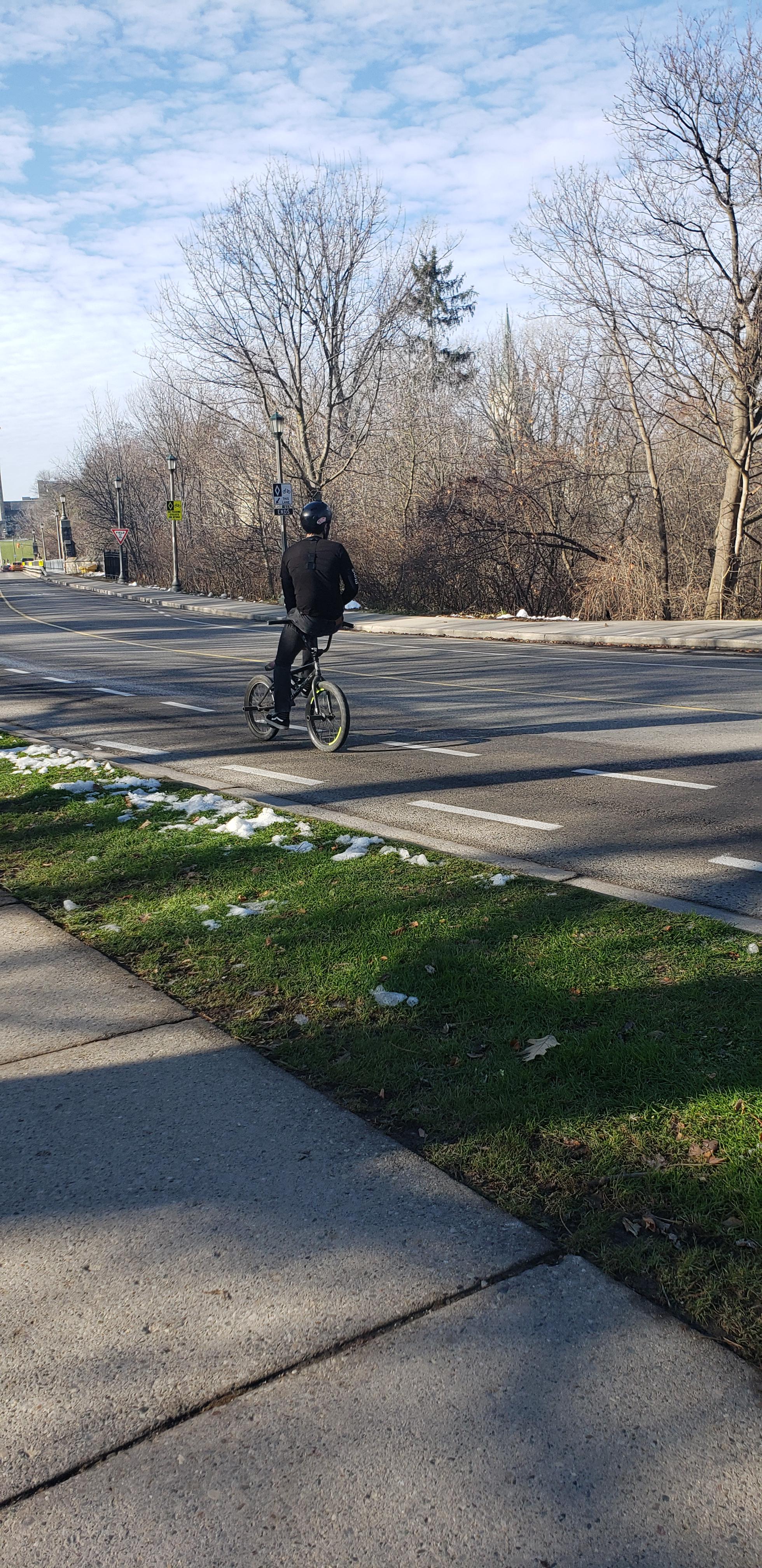 Backwards Bike Guy Spotted | Scrolller