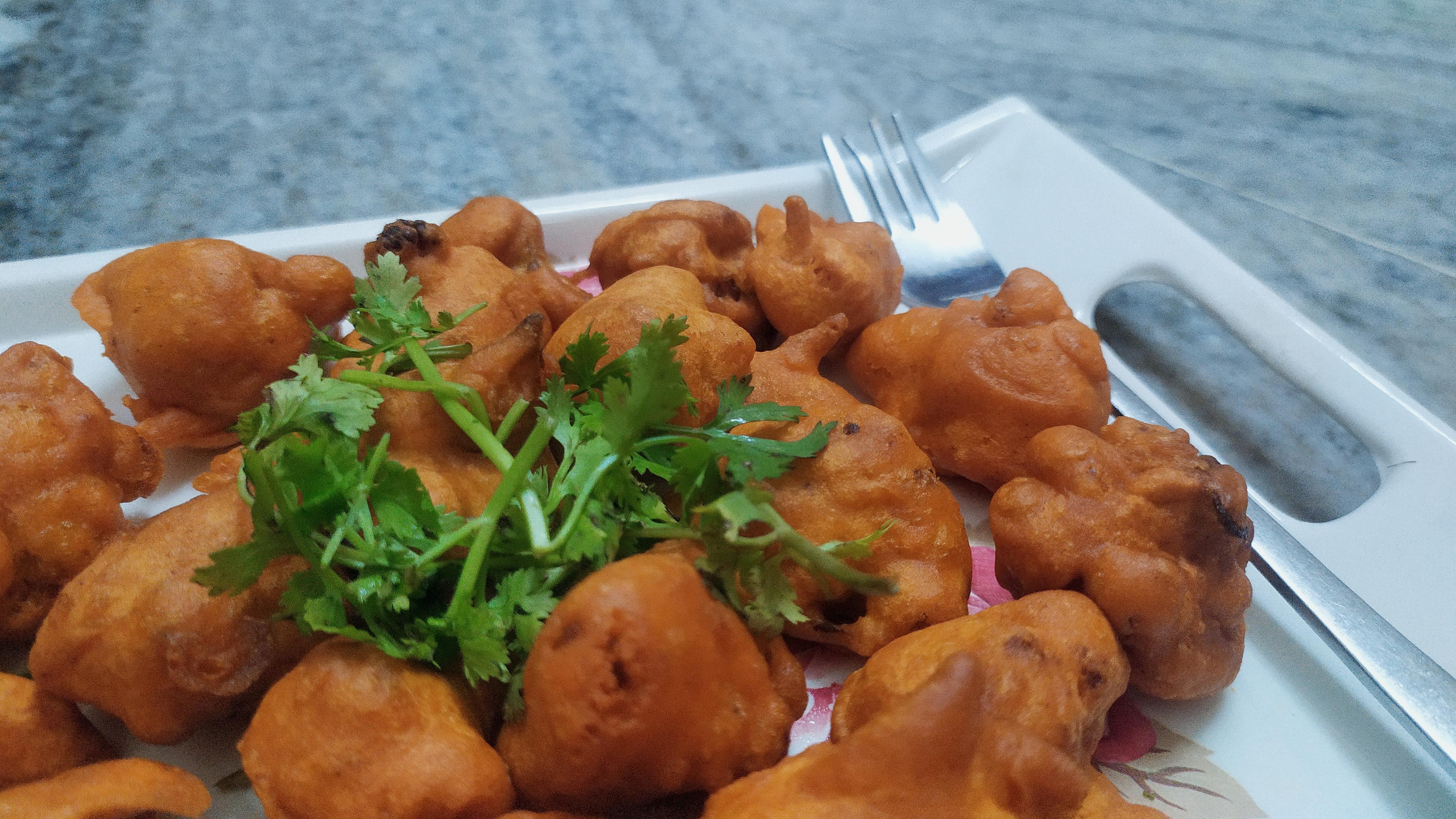 Bajji, a spicy Indian snack | Scrolller