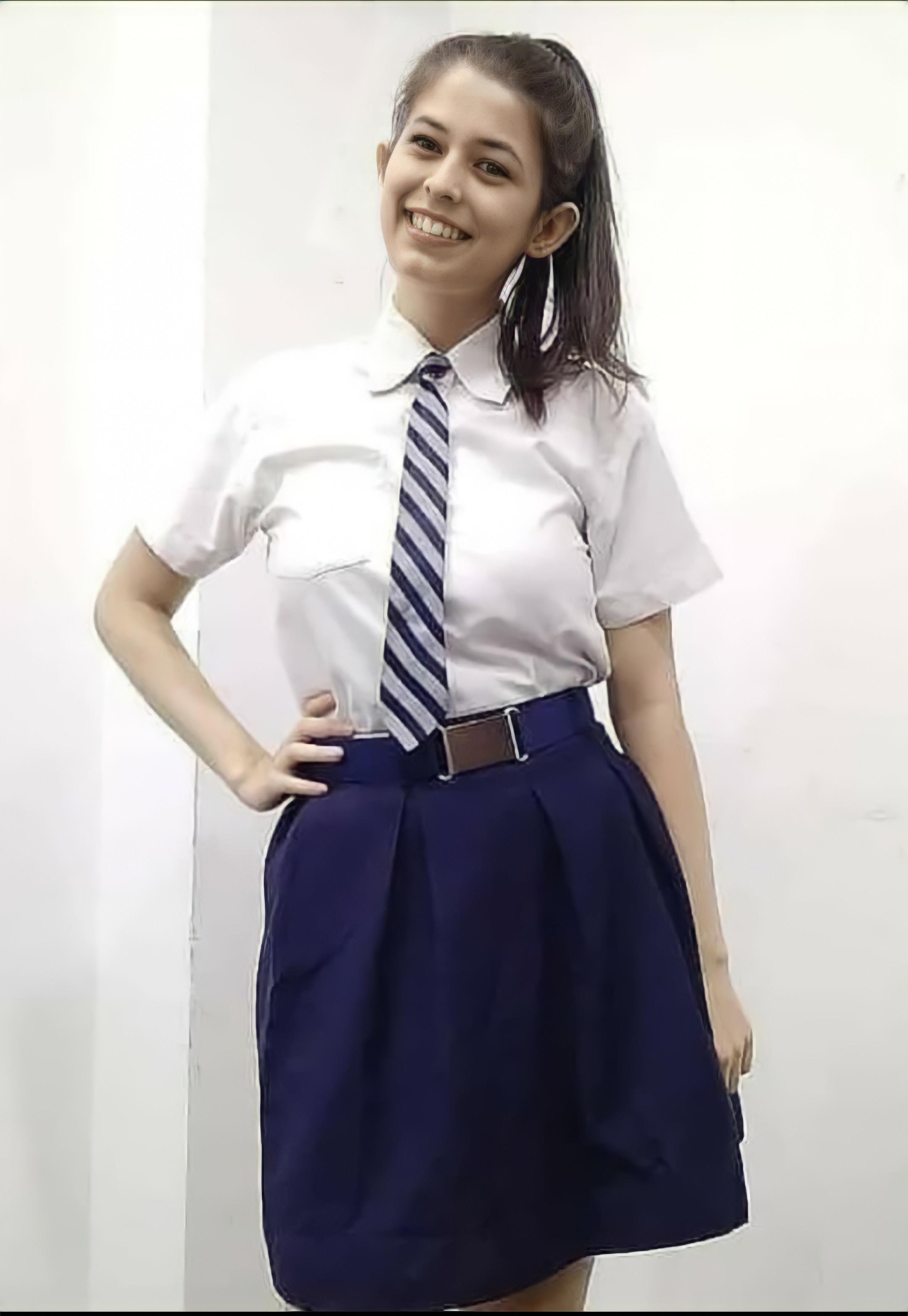 Bang it hard | Scrolller