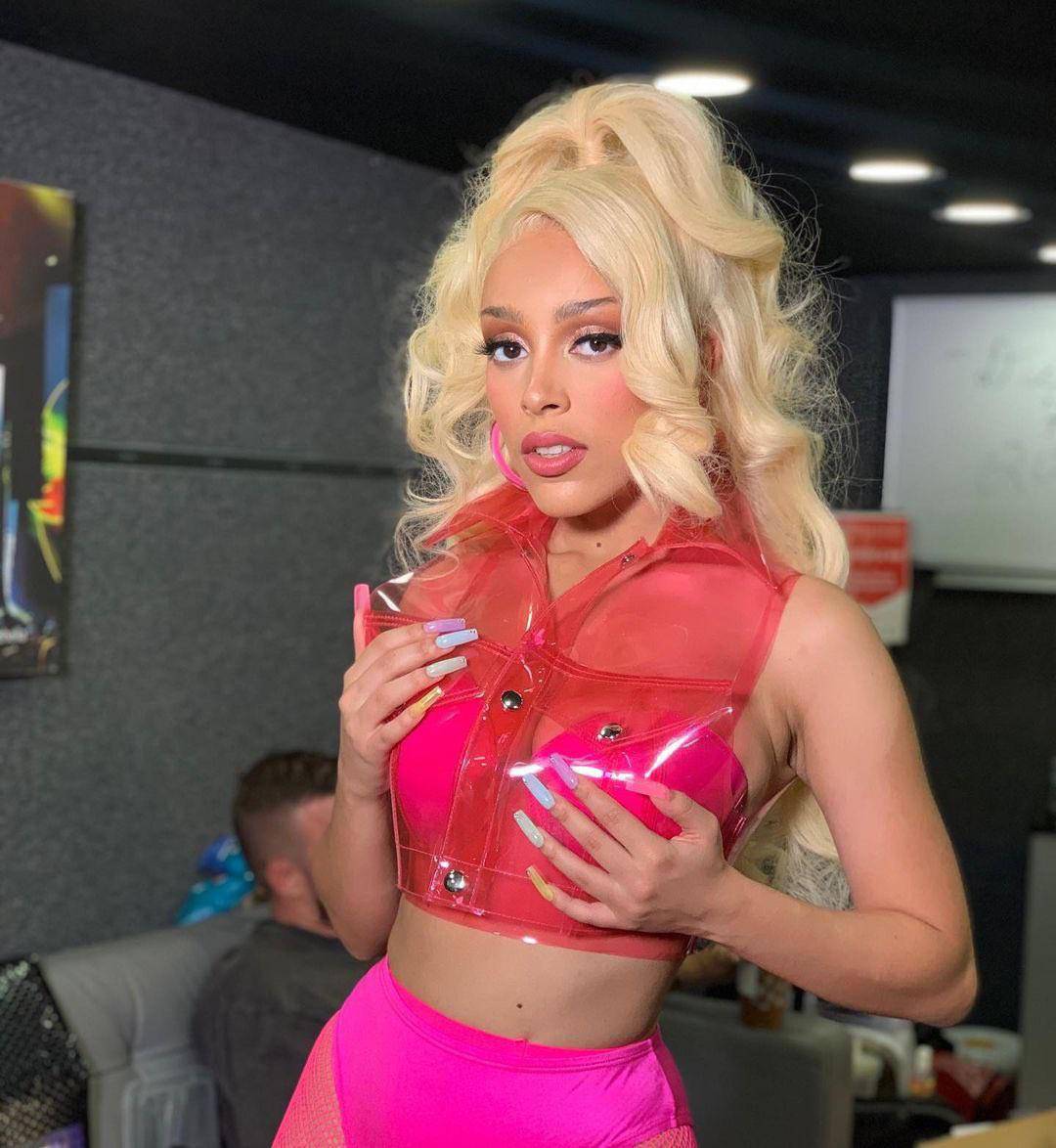 Barbie look | Scrolller