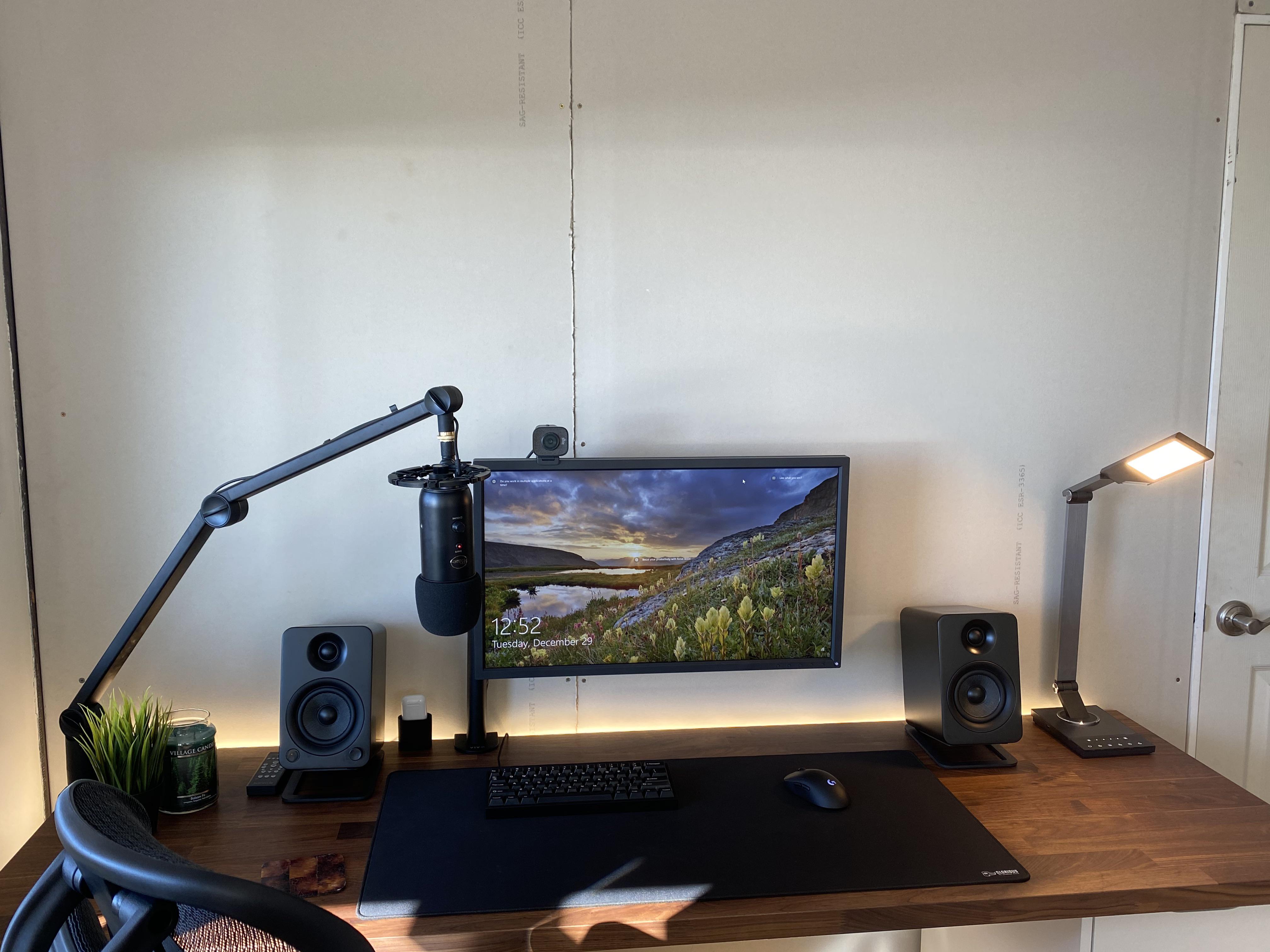 Basic b*tch Karlby setup... | Scrolller