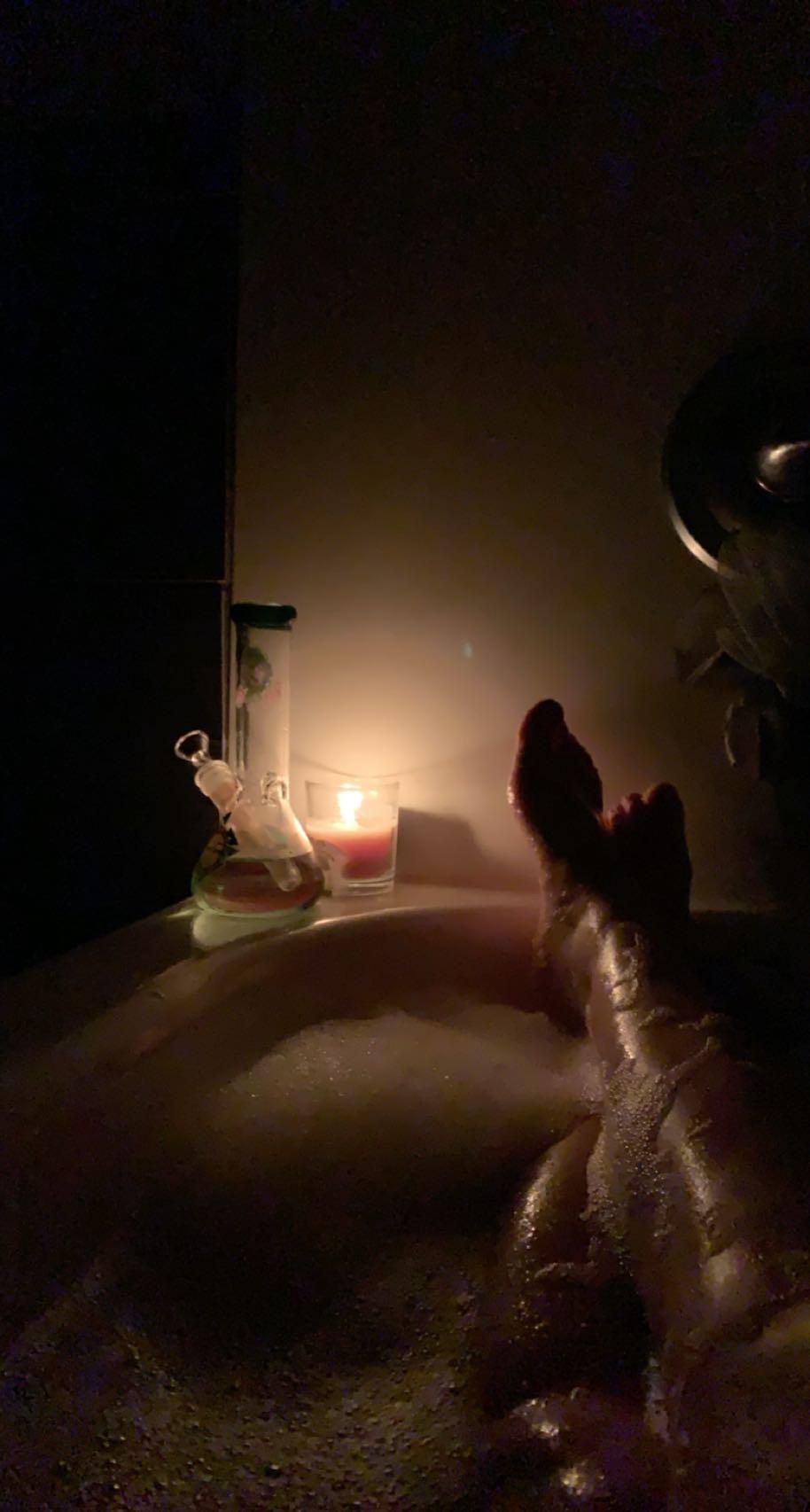 Baths and bongs | Scrolller