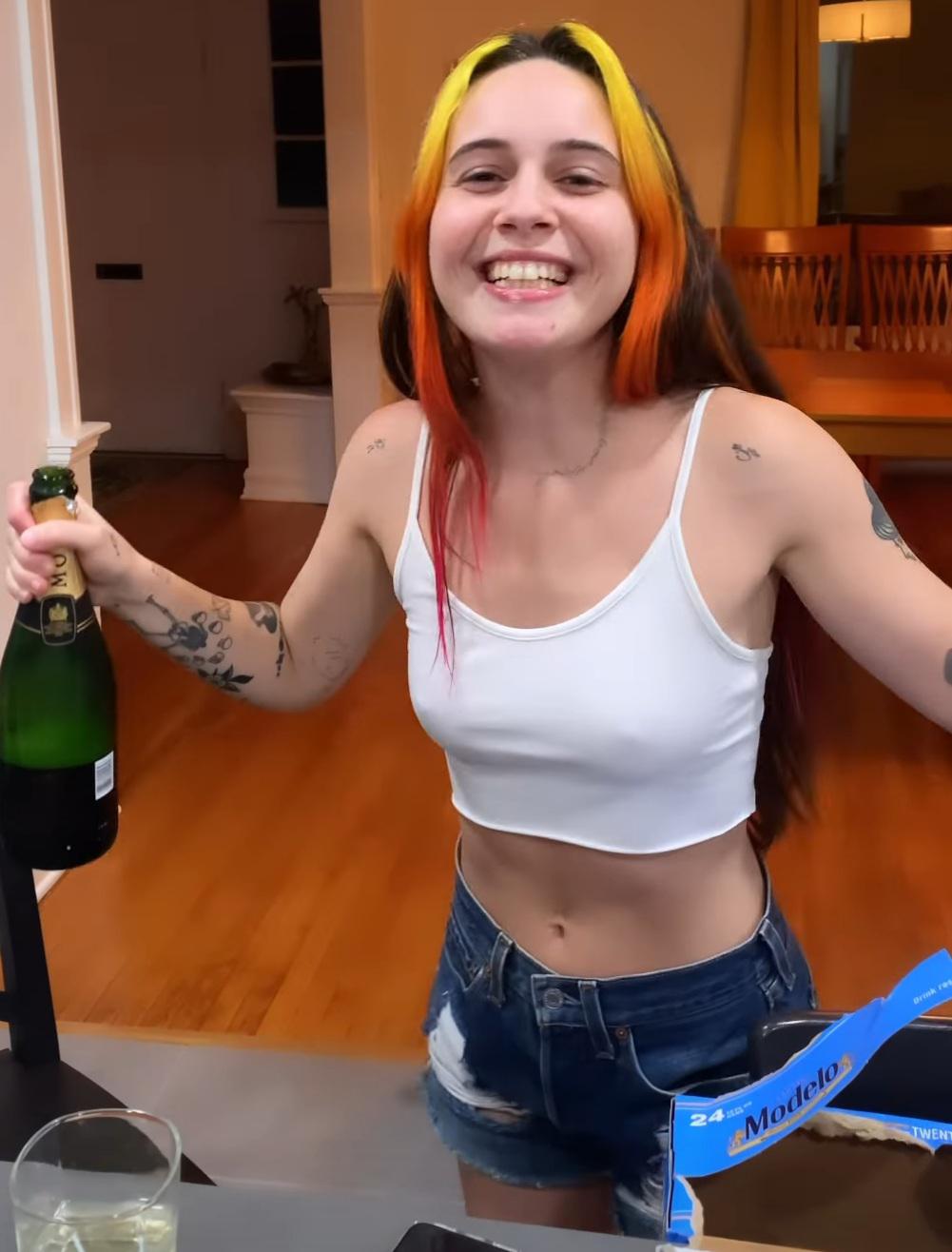 Bea Miller | Scrolller