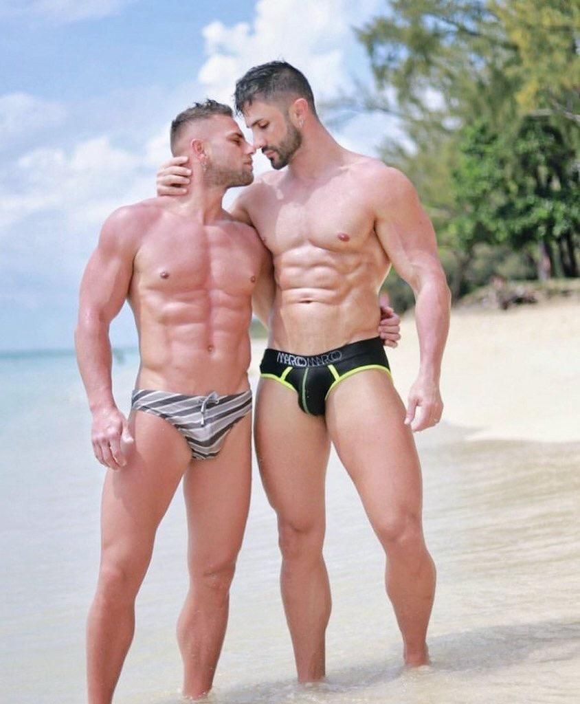 Beach couple | Scrolller