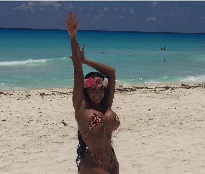 Beach princess | Scrolller