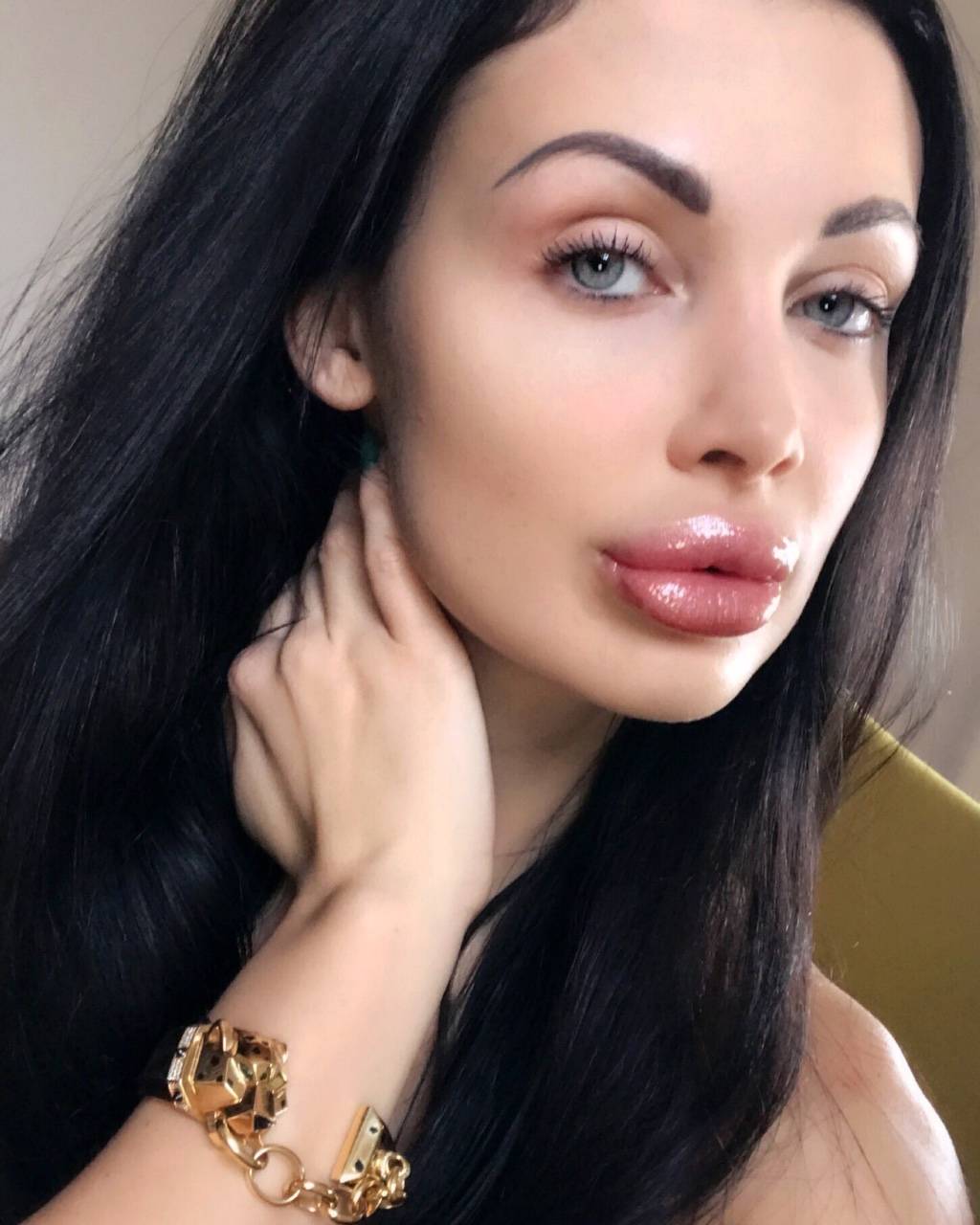 Beautiful Aletta | Scrolller