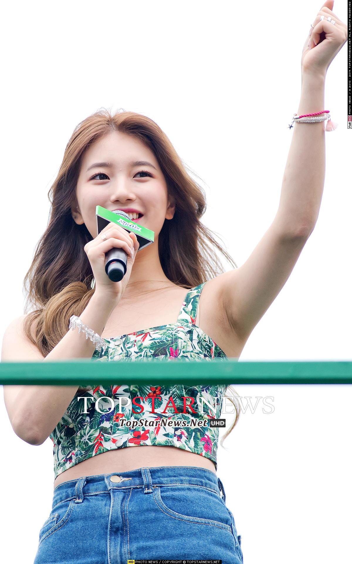 Beautiful bae Suzy | Scrolller