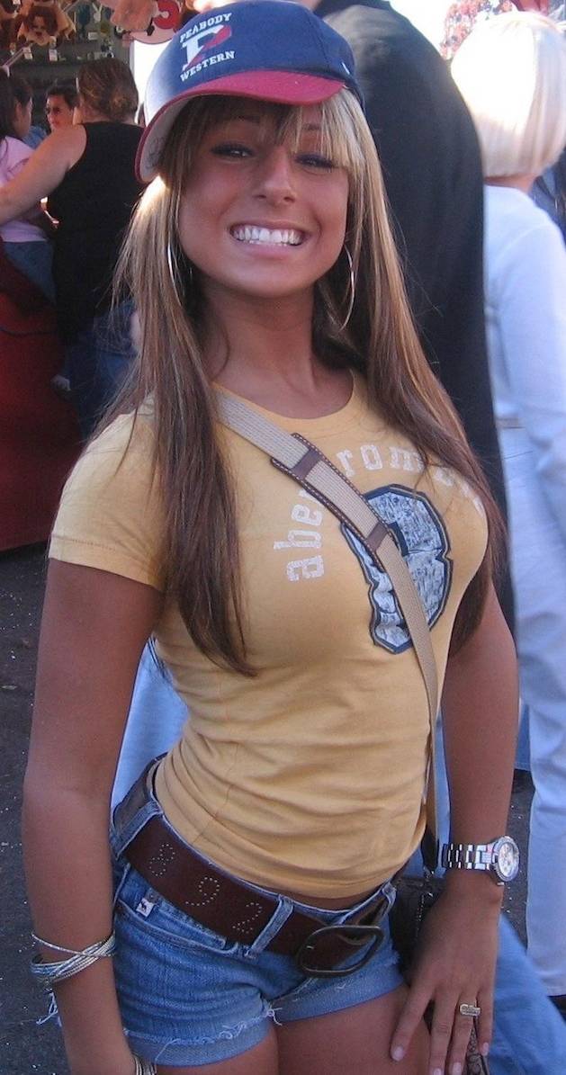 Beautiful co-ed | Scrolller