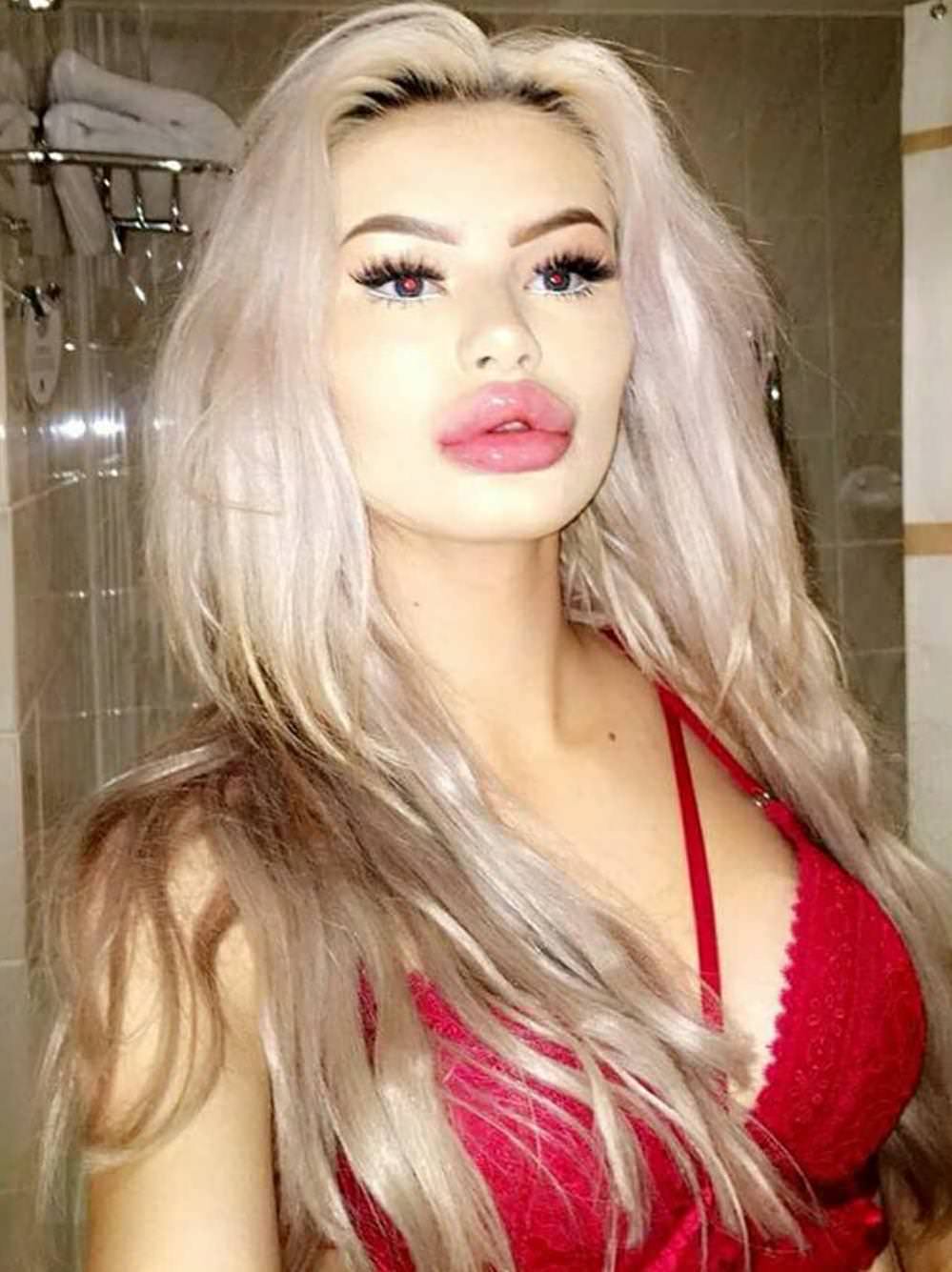 Beautiful doll | Scrolller