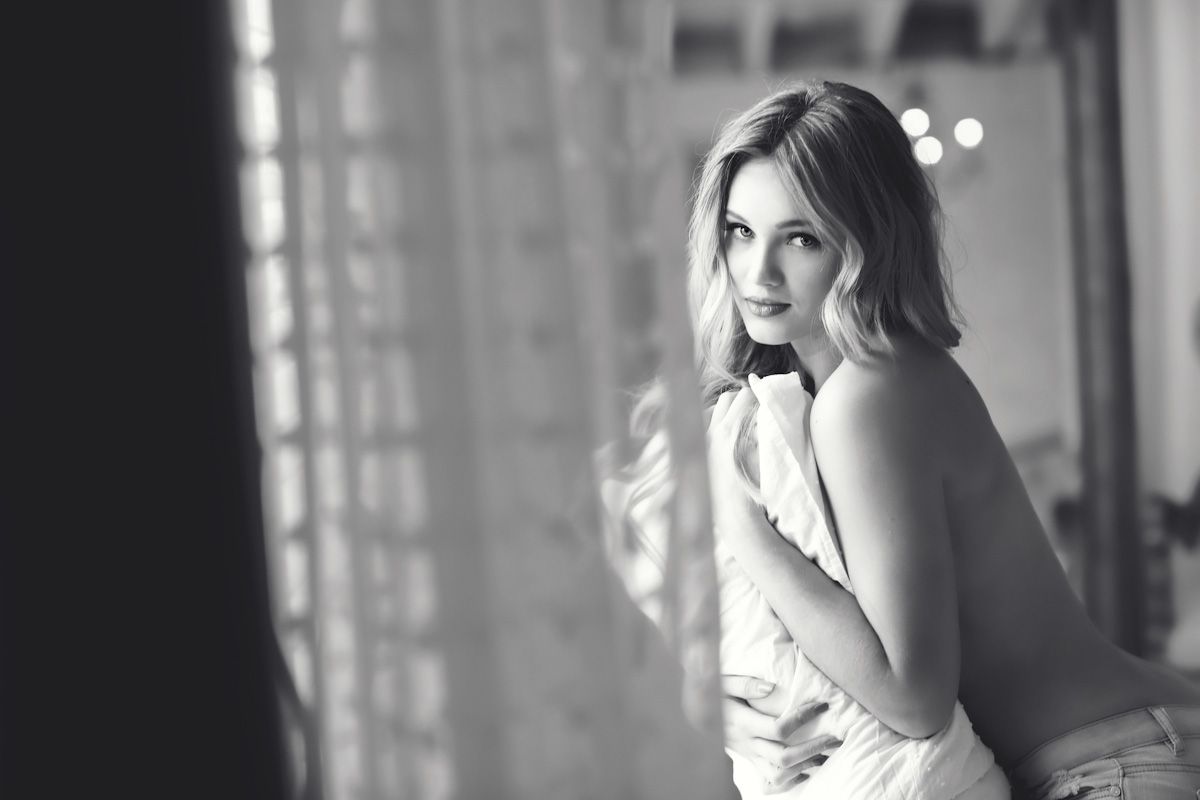 Beauty by the window... | Scrolller