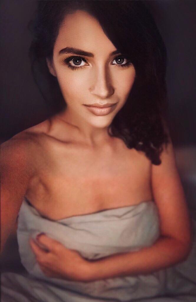 Bedtime selfie | Scrolller