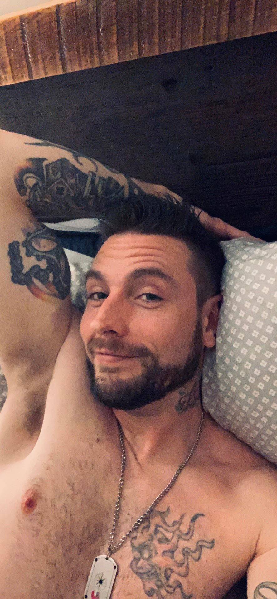 Bedtime selfie... [>18] | Scrolller