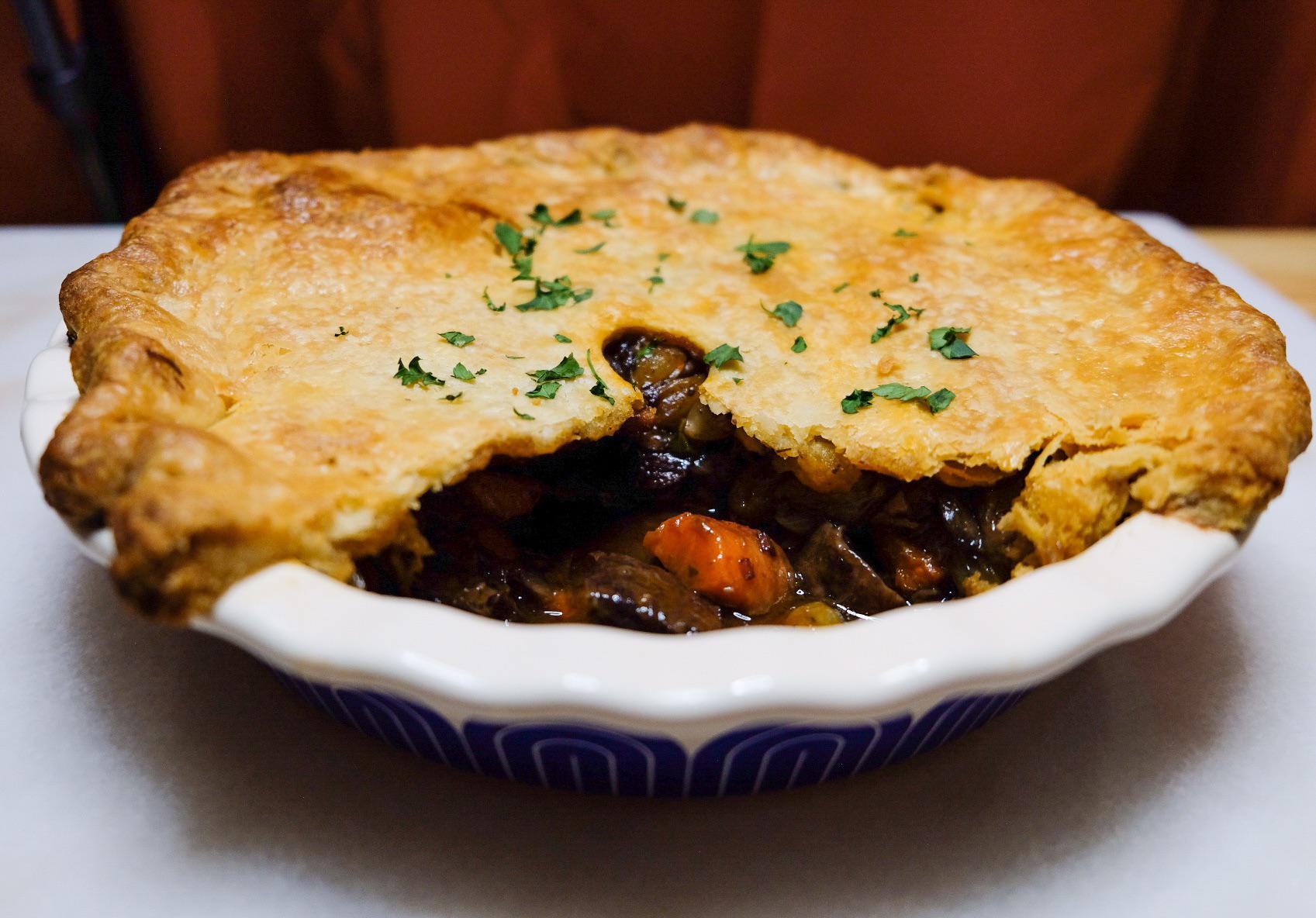 Beef bourguignon pot pie | Scrolller