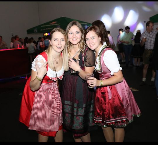 Beer Festival Girls Scrolller