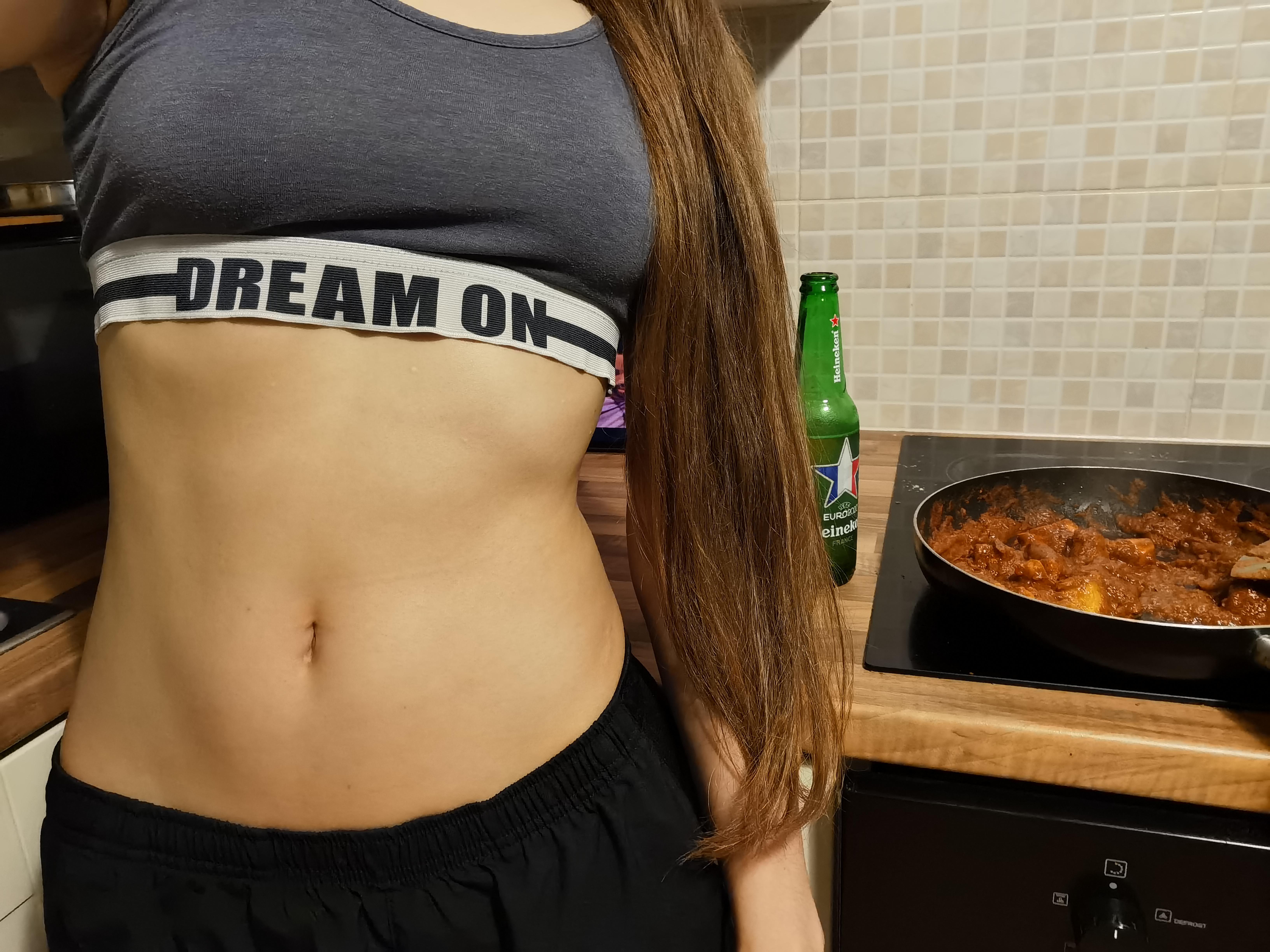 Beer, midriff and meal prep 🍻 | Scrolller