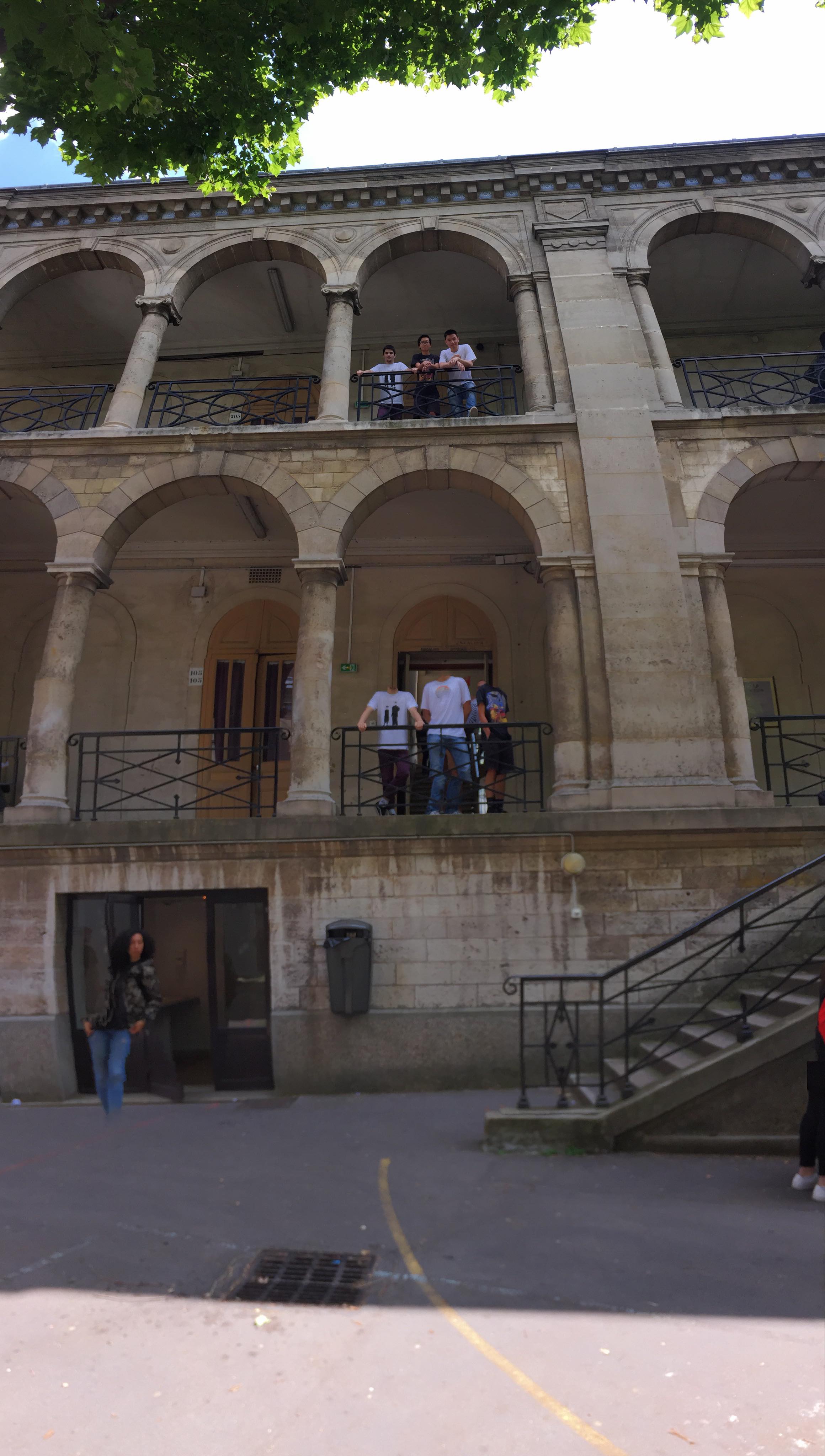 Beheaded by panoramic photography | Scrolller