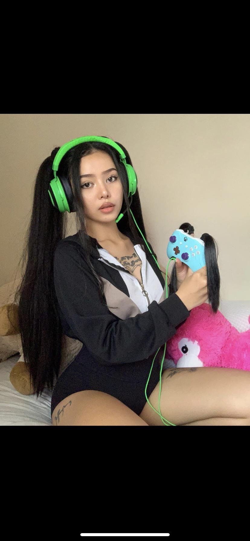 Bella poarch | Scrolller