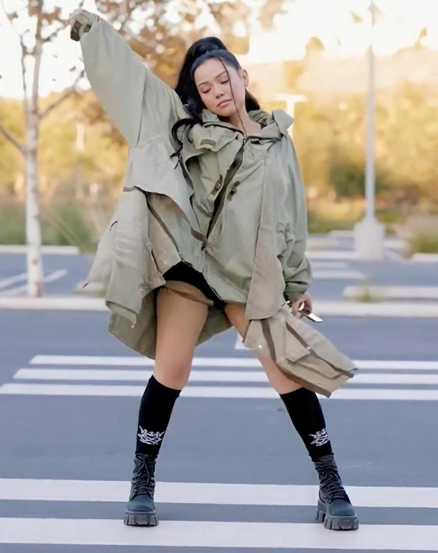 Bella poarch needs to get into porn | Scrolller