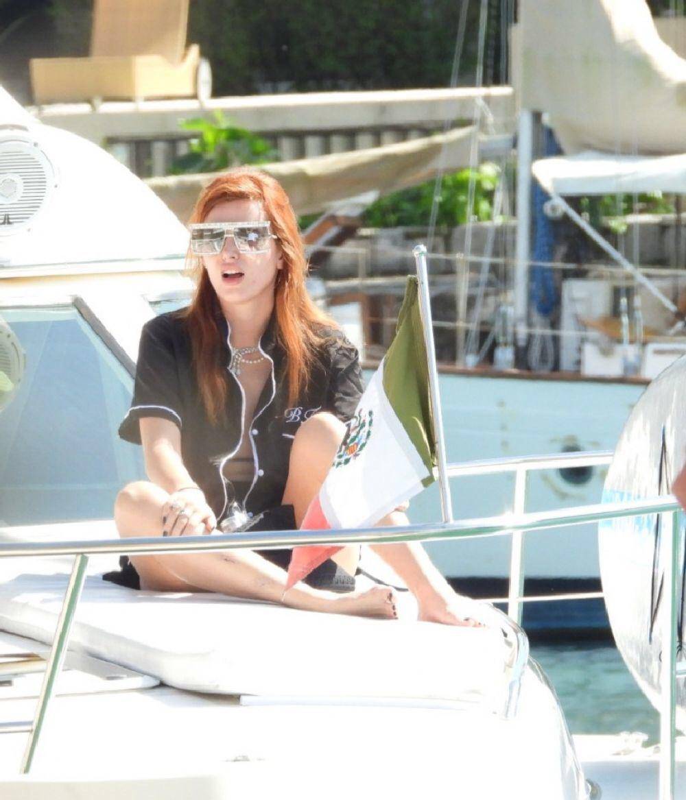 Bella Thorne | Scrolller