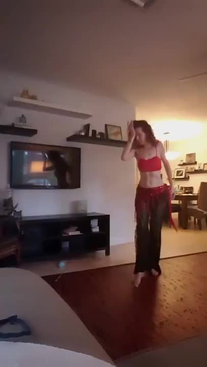 Belly dancer | Scrolller
