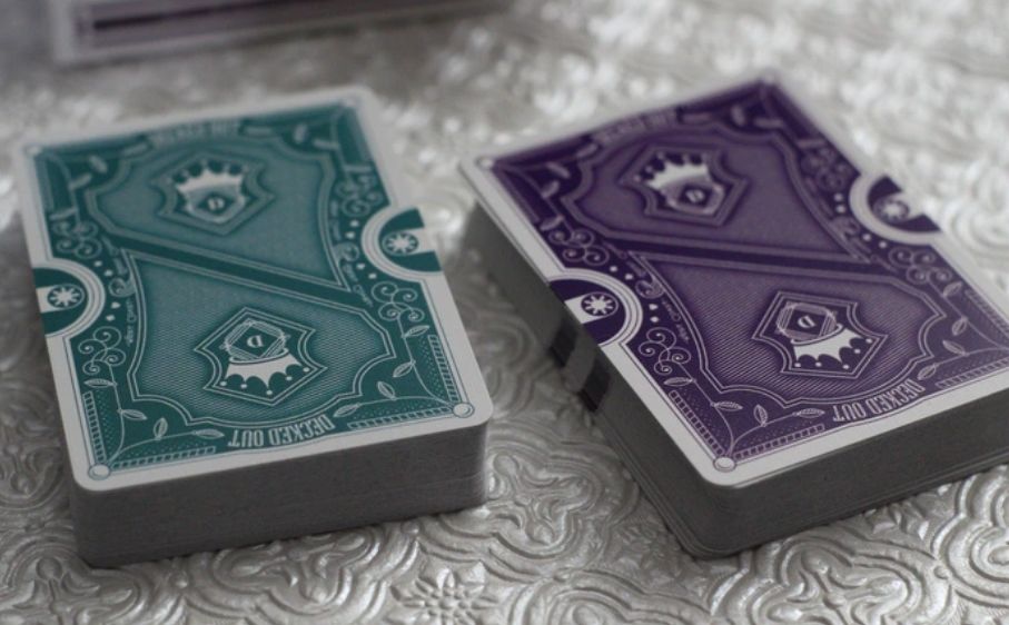 Benchmark Playing Cards | Scrolller