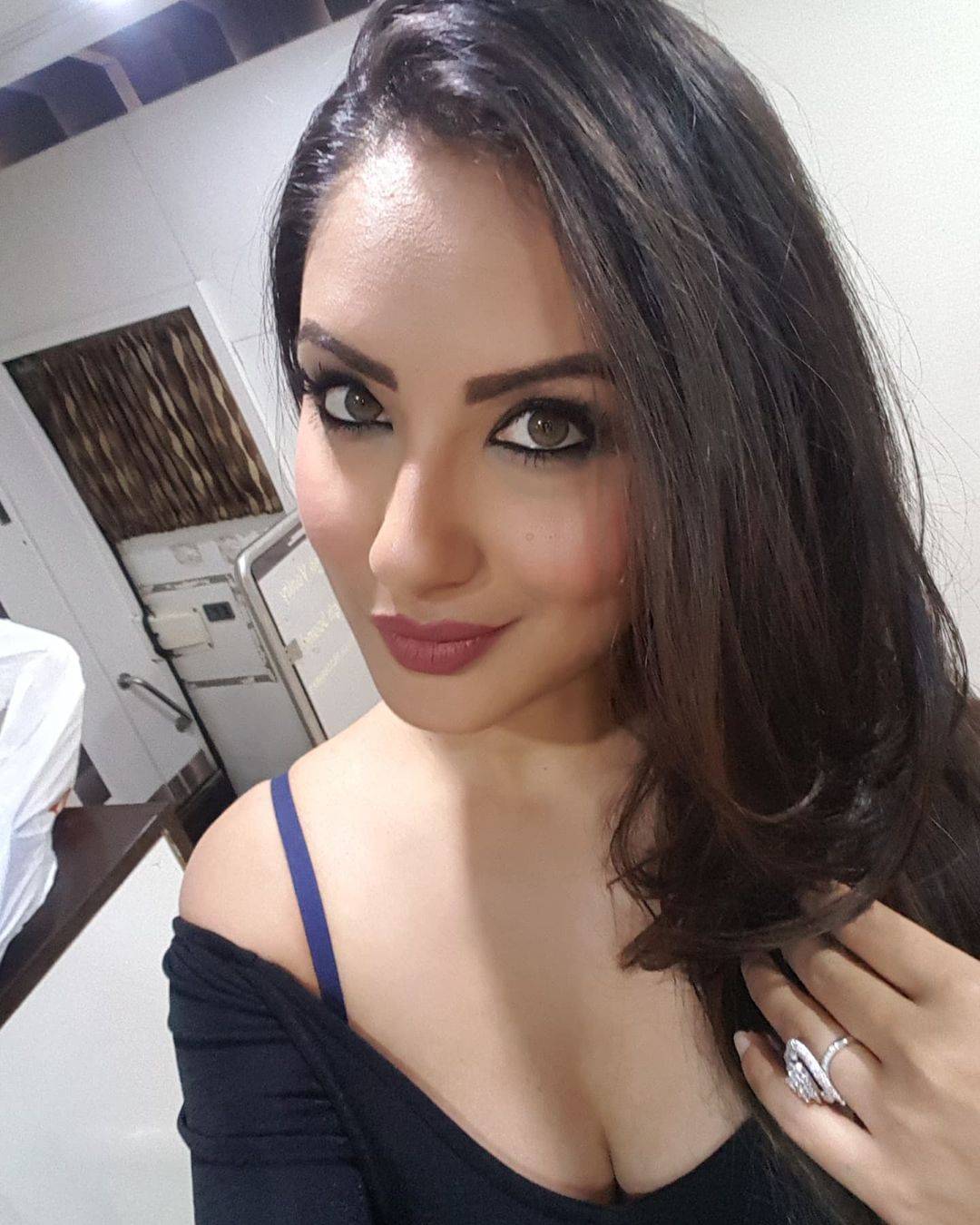Bengali Bombshell Of Tv industry Puja Banerjee Teasing us | Scrolller