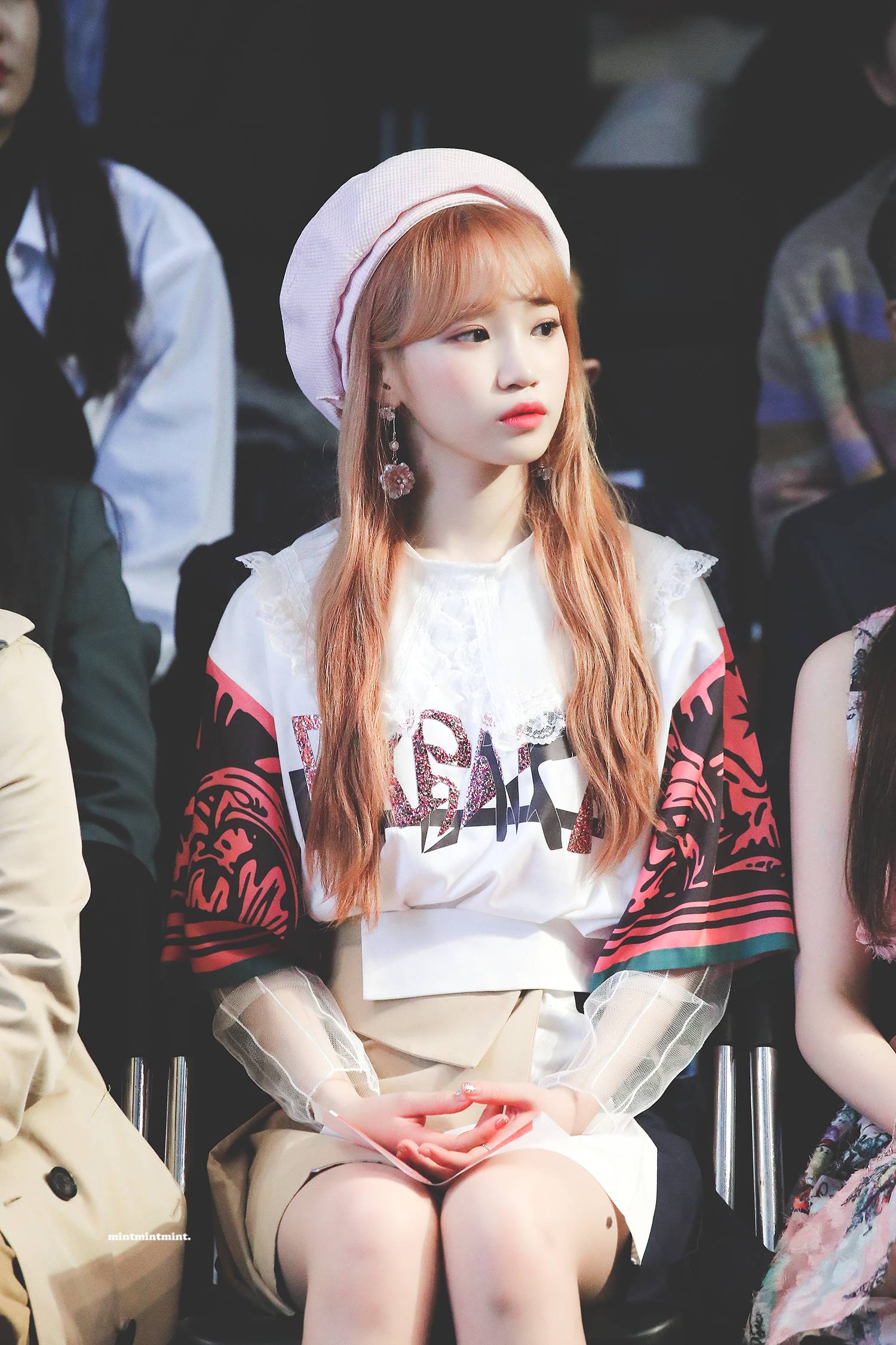 Beret Chaewon | Scrolller
