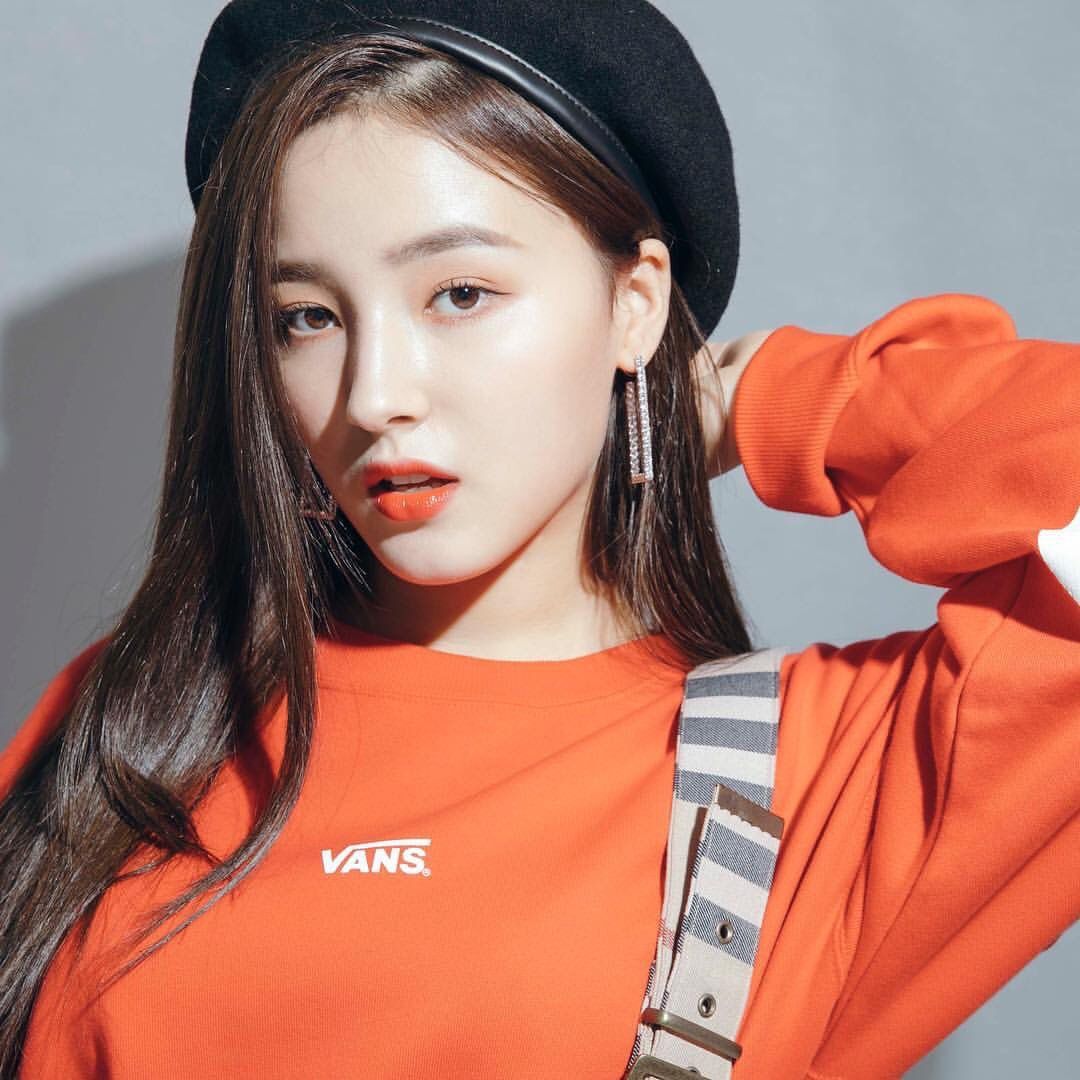 Beret Nancy | Scrolller