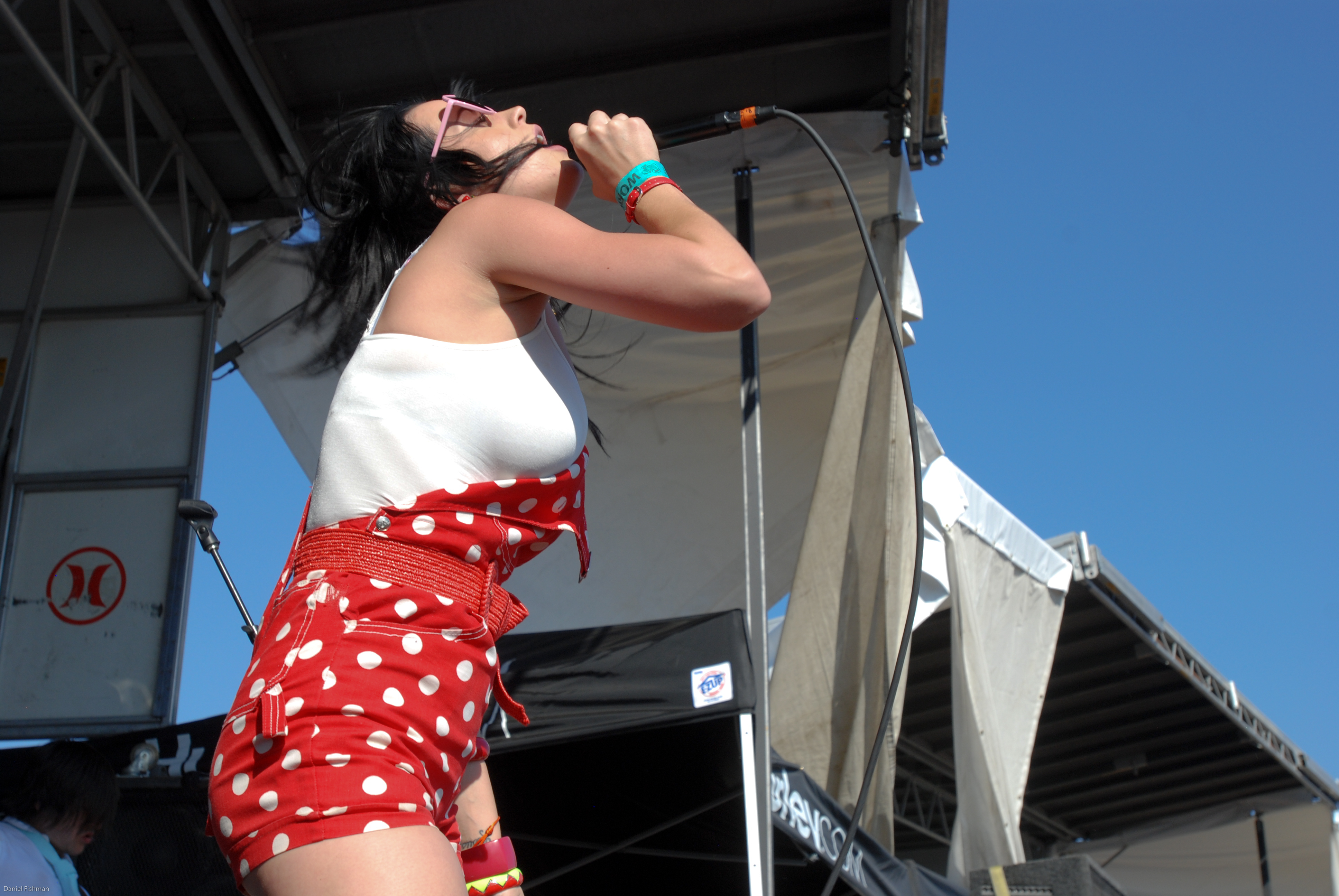 Best Clothed Sideboob You Will Ever See | Scrolller