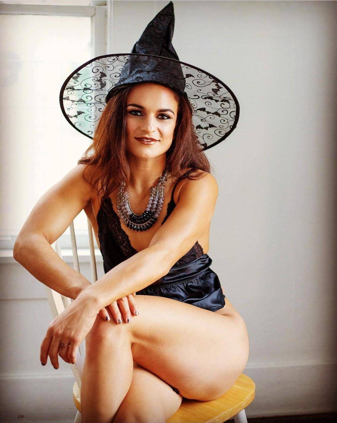 Bewitched⚡🌹🧙🏻‍♀️ | Scrolller