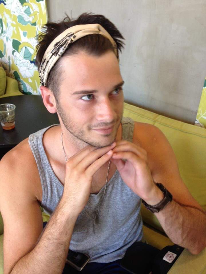 Happy Friday bros! 😊 | Scrolller