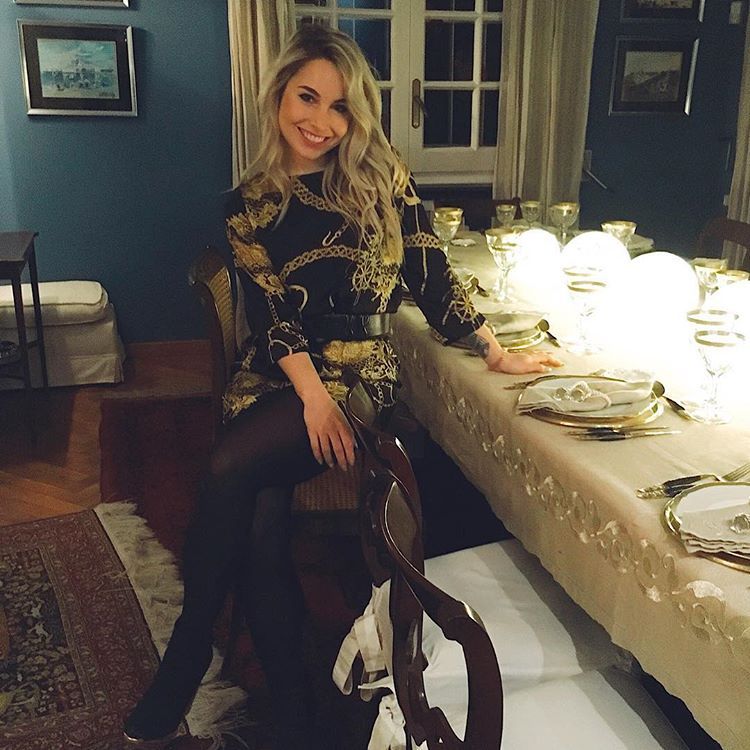 Bianca Anastasia | Scrolller