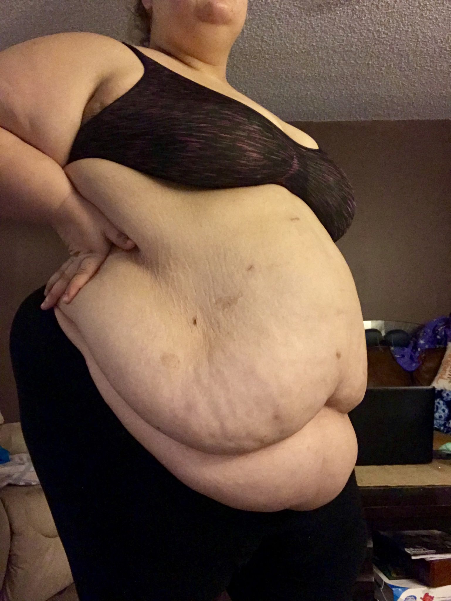 big ass & an even bigger belly | Scrolller