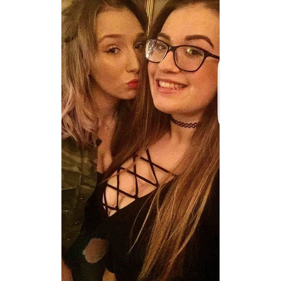 Big boobs for pre-drinks | Scrolller