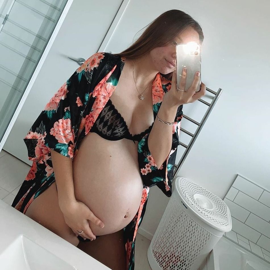 Big bump selfie | Scrolller