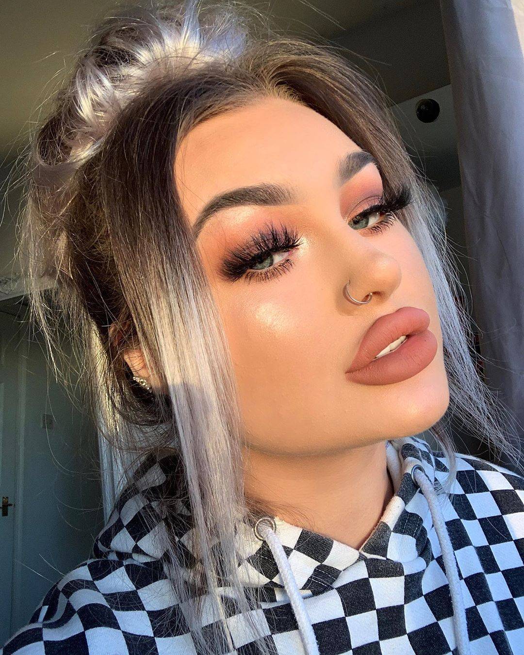 Big juicy chav lips | Scrolller