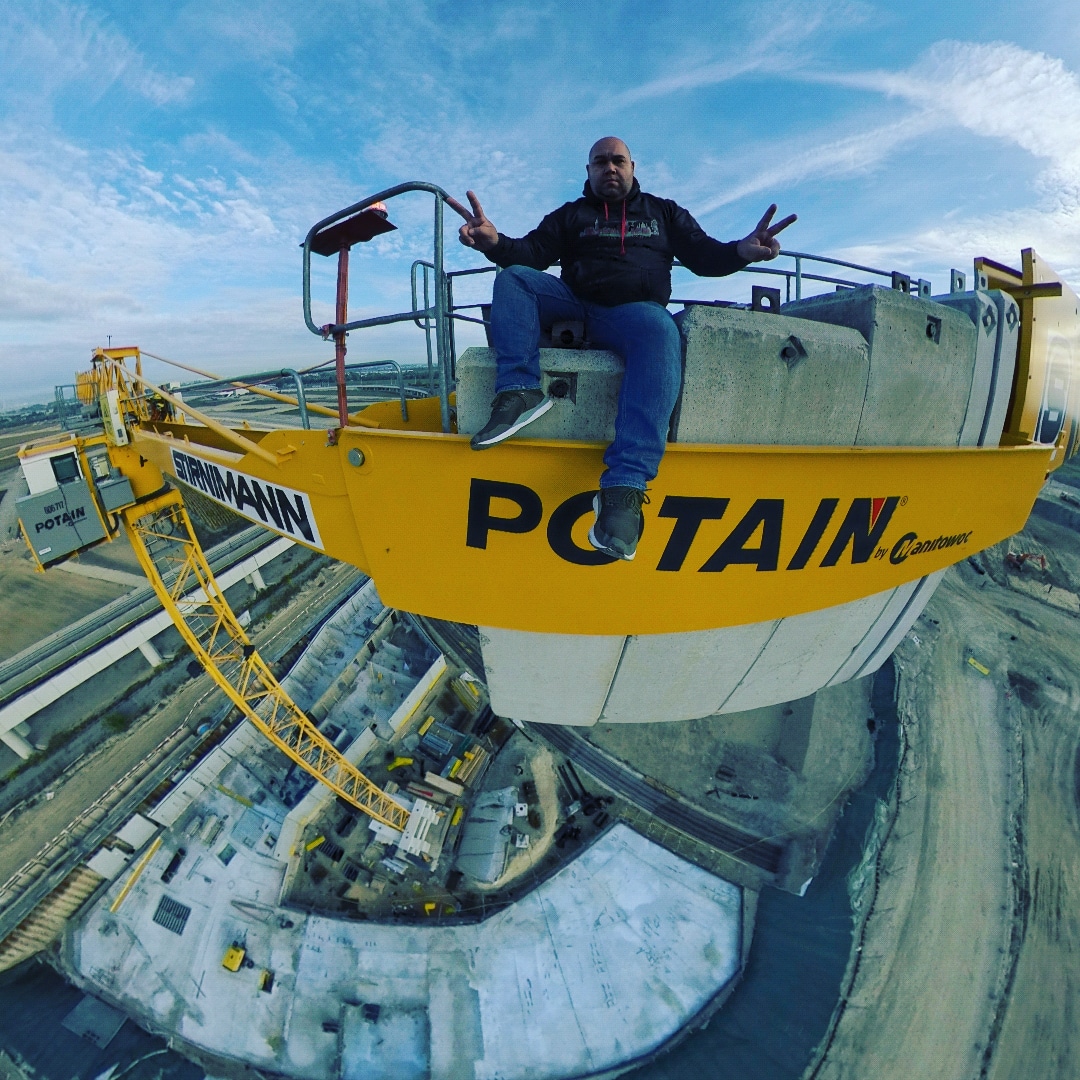 Big Selfie on an Tower Crane | Scrolller