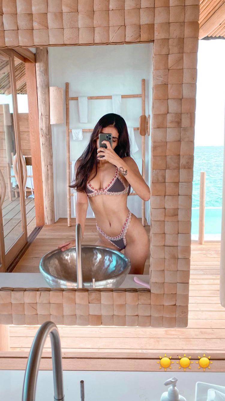 Bikini babe Radhika Seth | Scrolller