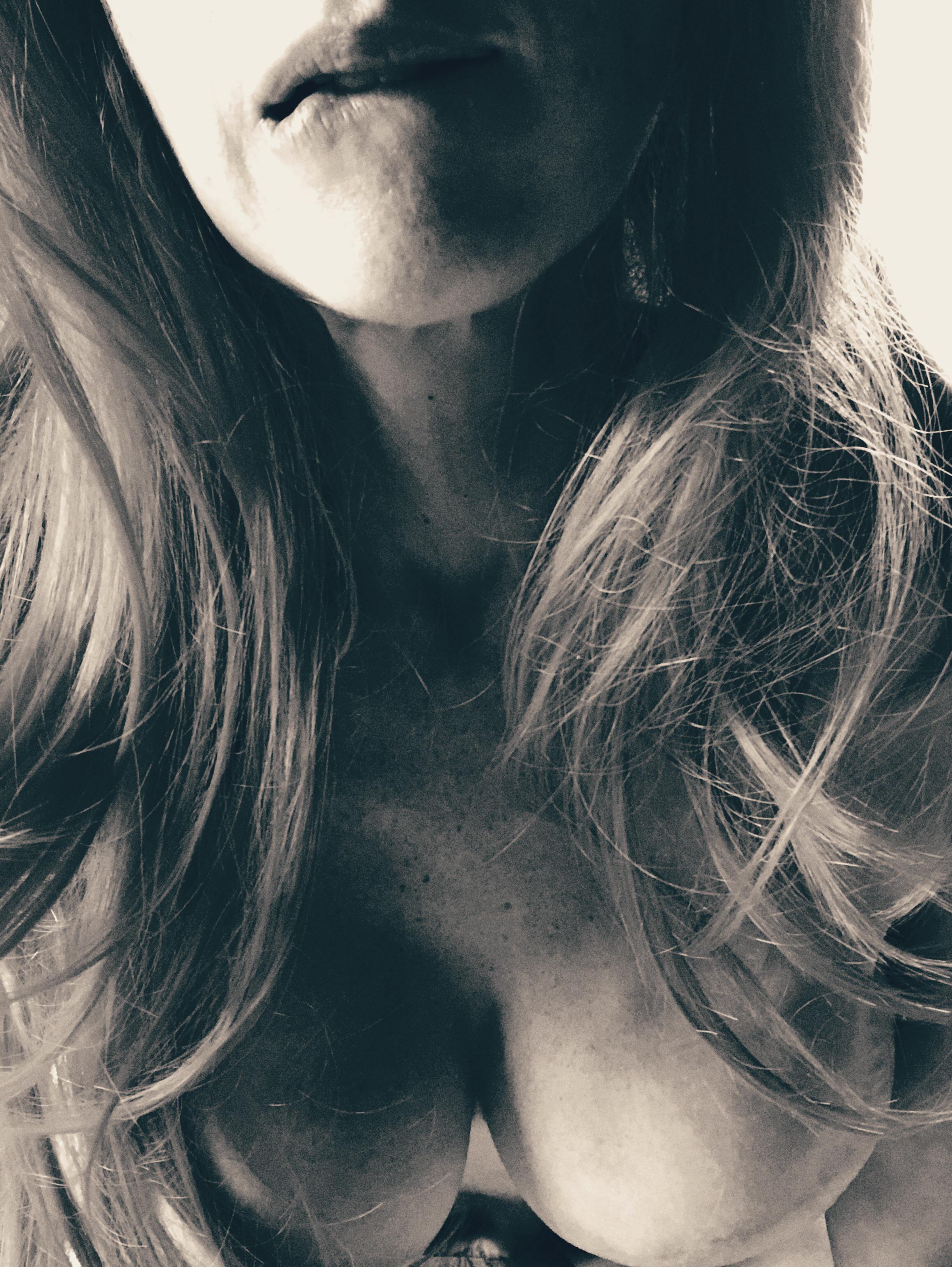 Bite (F) (OC) (self shot) | Scrolller