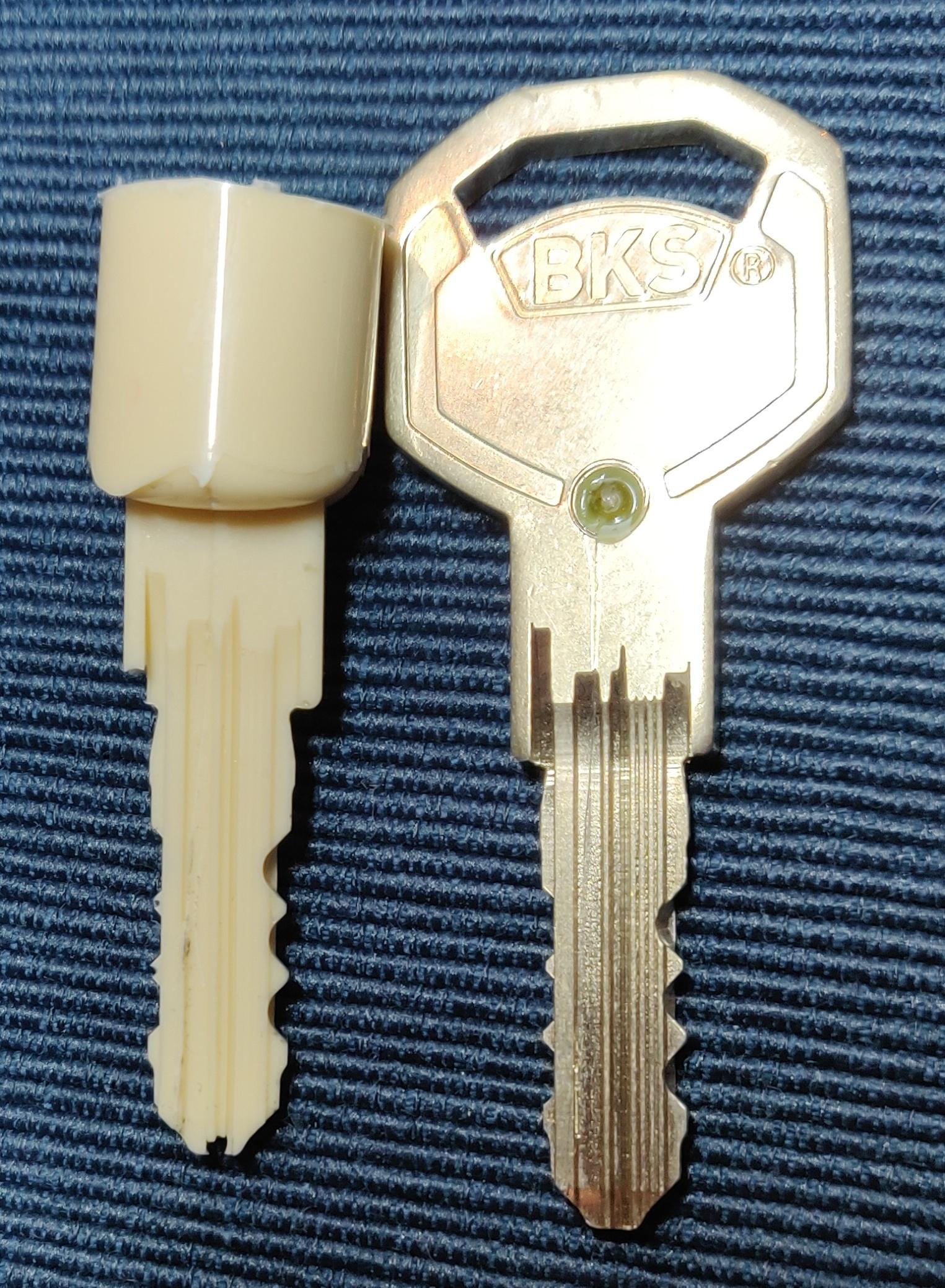 Bks Helius, key copied by using modeling cast resin | Scrolller