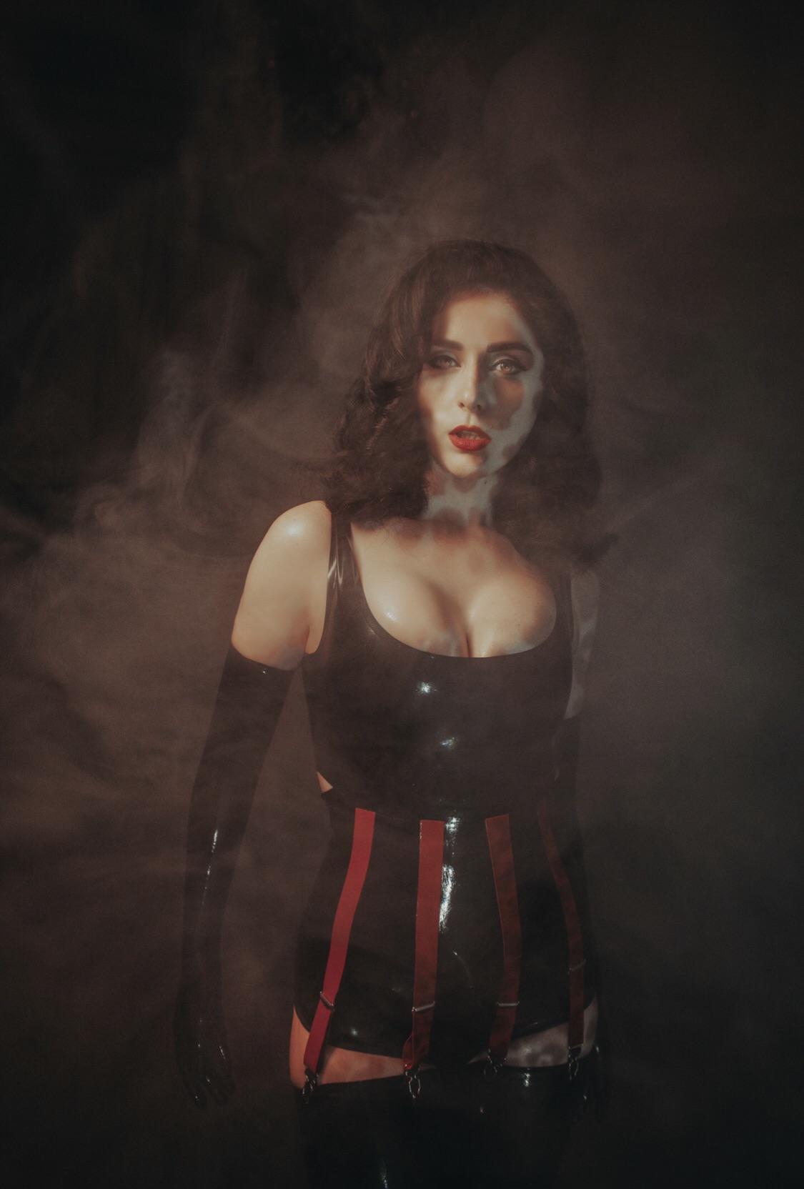 Black and red - perfect colours in latex | Scrolller